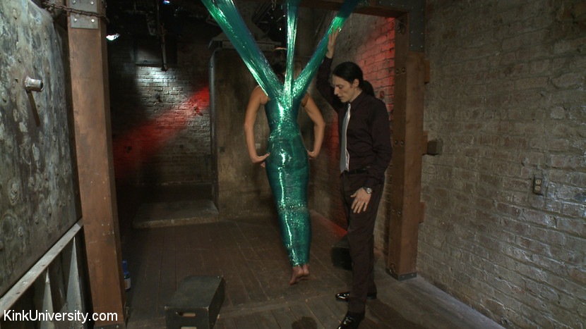 Plastic Wrap Suspension 0358